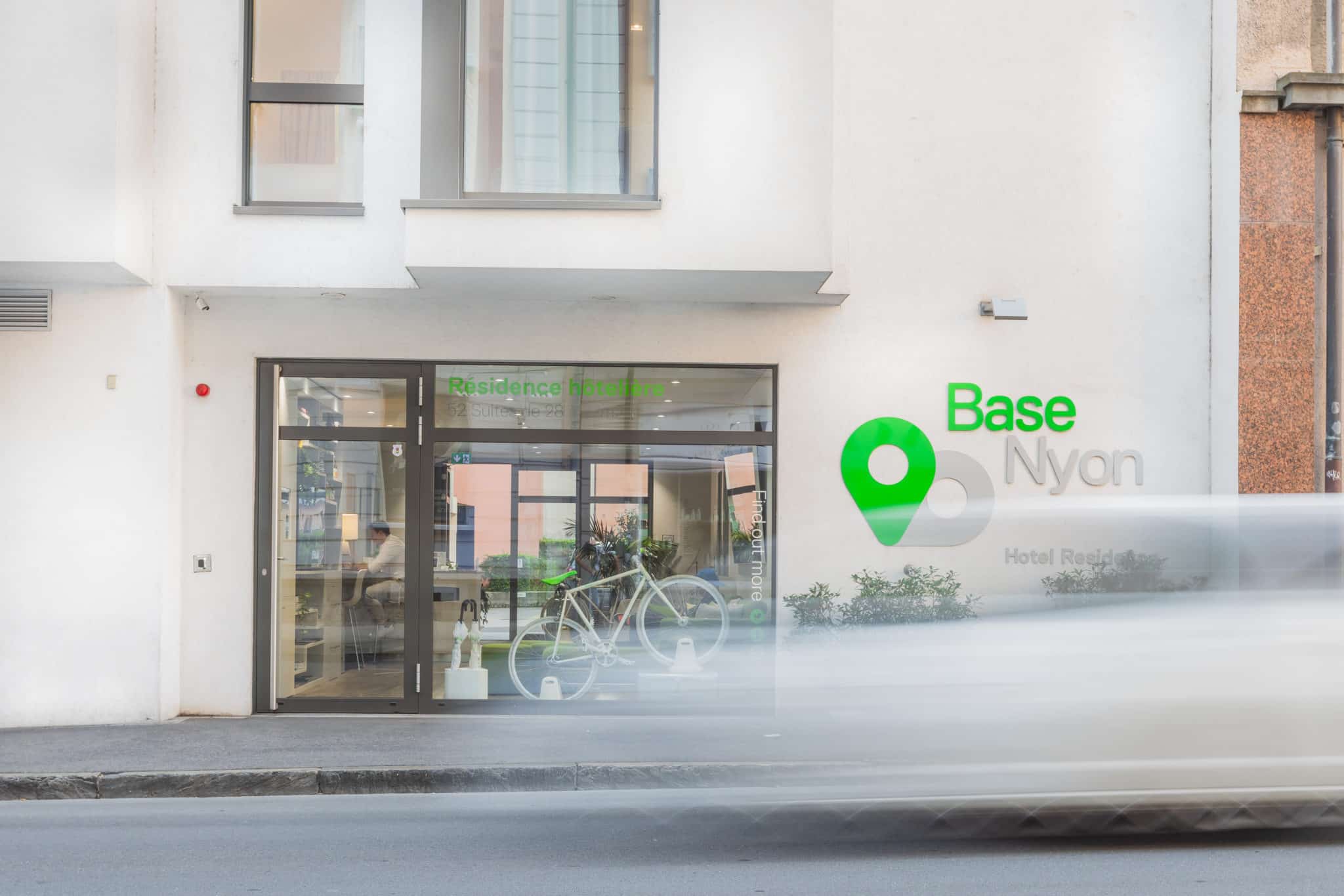 Base Nyon - Base Aparthotels